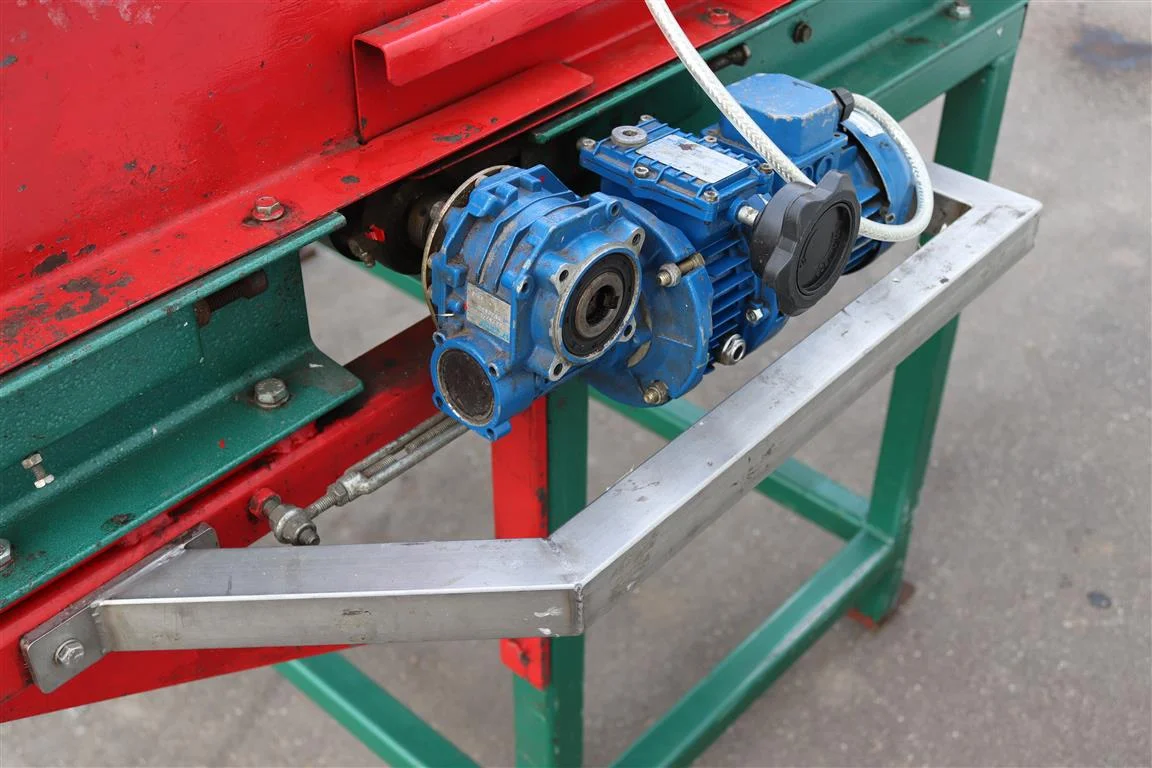 Dosing conveyor for fruit • Duijndam Machines