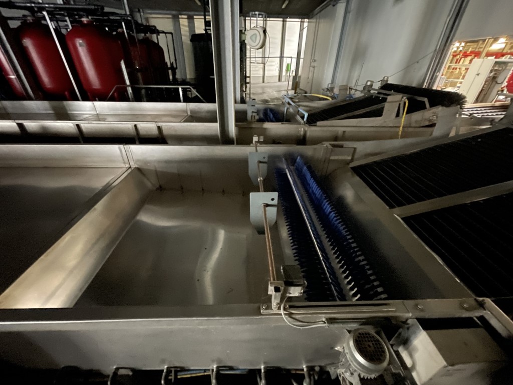 Aweta 2xG AV-8/36+1 grading line machine for apples and pears with 2 x ...