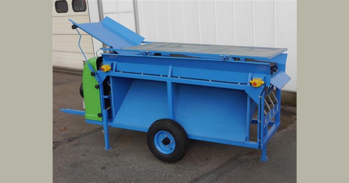 New onion topper with 8 rollers • Duijndam Machines