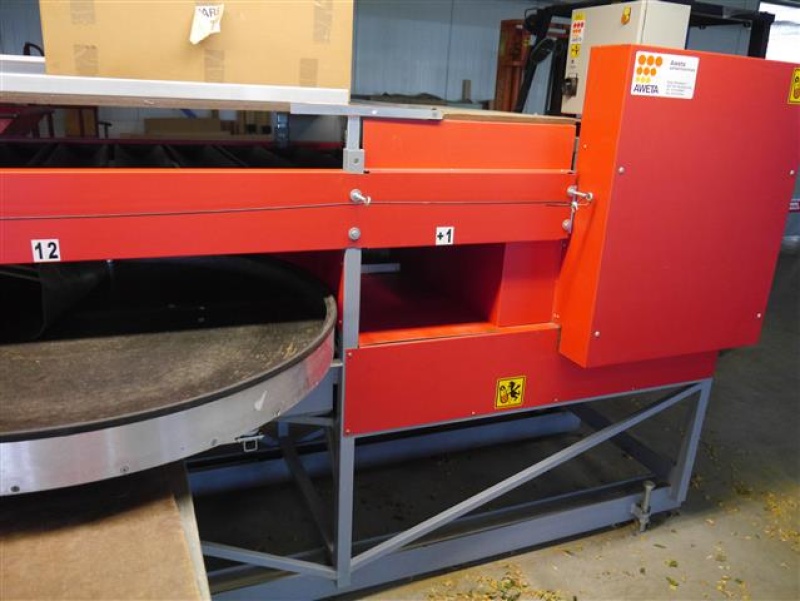 Aweta GSM-12 weight and length sorting machine for cucumbers • Duijndam ...