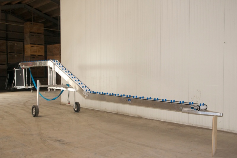 Aluminium harvesting conveyor belt for hand harvested vegetables, like ...