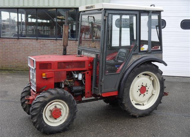 Bergmeister Tractor met cabine 40 pk 4wd • Duijndam Machines