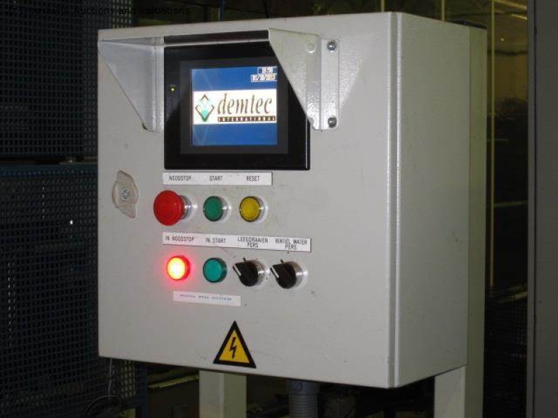 Demtec automatic soilblocking system with destacker • Duijndam Machines