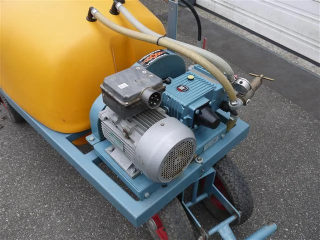 Empas Georgia 600 ltr spraying wagon with hosereel • Duijndam Machines