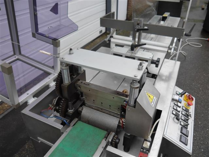 Dizma mini 400 flow-pack machine • Duijndam Machines