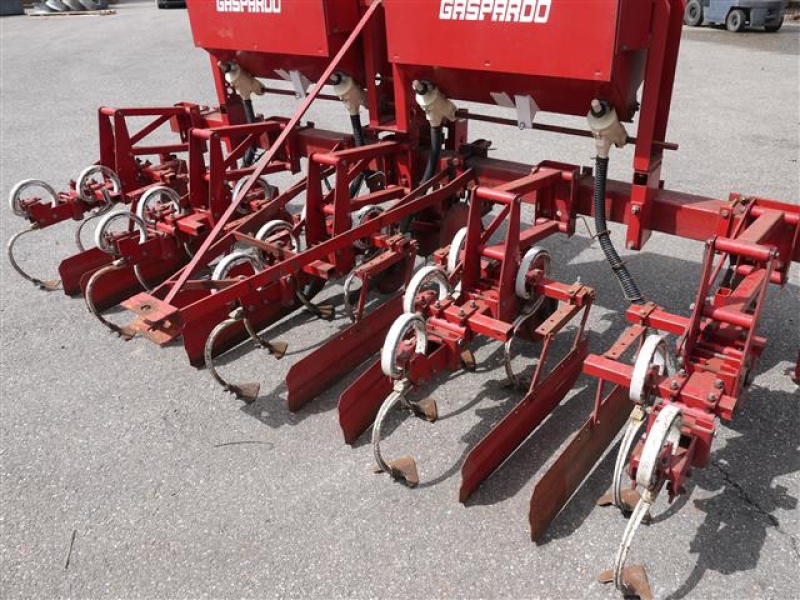 Gaspardo schoffelmachine met rijenbemester • Duijndam Machines