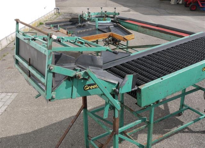 Greefa A3 applegrader with roller table and small boxtipper • Duijndam ...