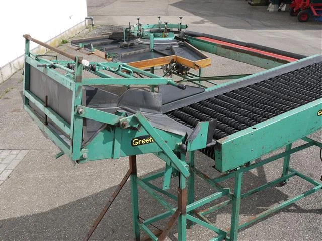 Greefa A3 applegrader with roller table and small boxtipper • Duijndam ...