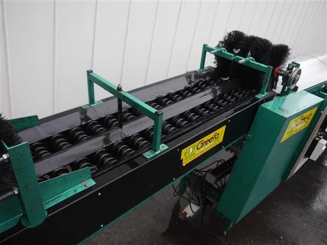 Greefa mechanical weight grader for apples complete with tipper ...