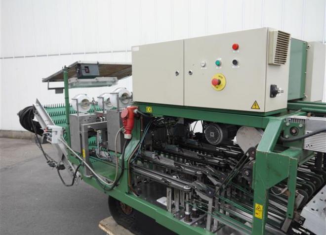 Koppert harvester and bunching machine for radish • Duijndam Machines