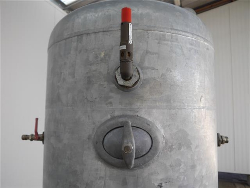 OKS Vertical Air tank 1000 liter • Duijndam Machines