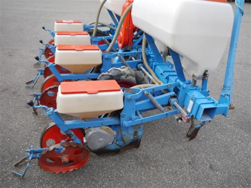 Monosem semoir pneumatique 4 rangs • Duijndam Machines