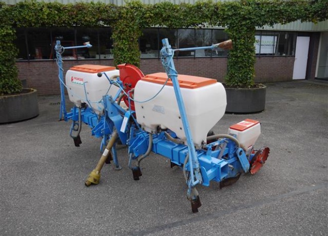 Monosem semoir pneumatique 4 rangs • Duijndam Machines