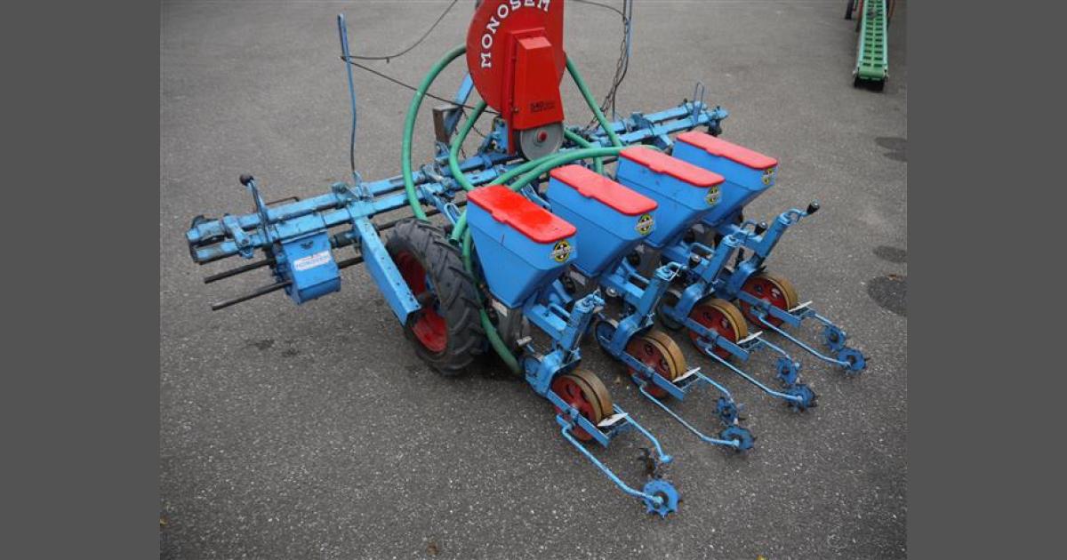 Monosem pneumatic sowing machine 4-6 rows • Duijndam Machines