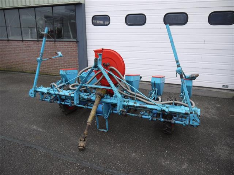 Monosem 6 rijige pneumatische zaaimachine voor zonnebloemen mais en ...