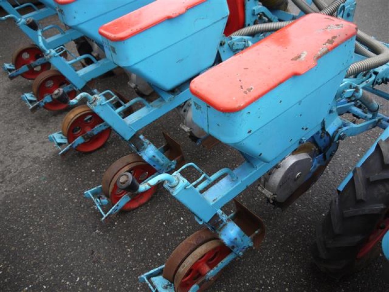 Monosem 6 rijige pneumatische zaaimachine voor zonnebloemen mais en ...