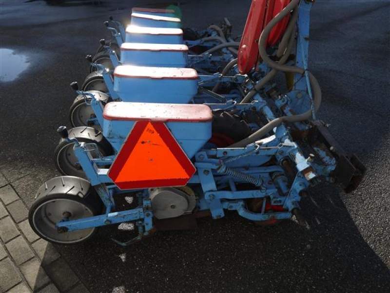 Monosem pneumatische zaaimachine voor zonnebloemen 6 rijen • Duijndam ...