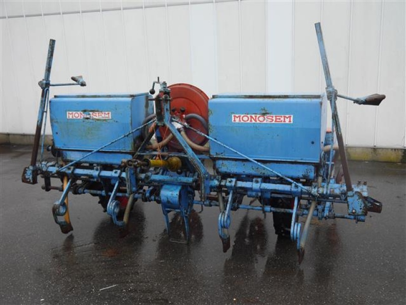 Monosem 4 rijige zaaimachine • Duijndam Machines