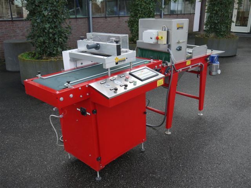 Mosa needle seeder complete with vermiculite and water dispenser ...