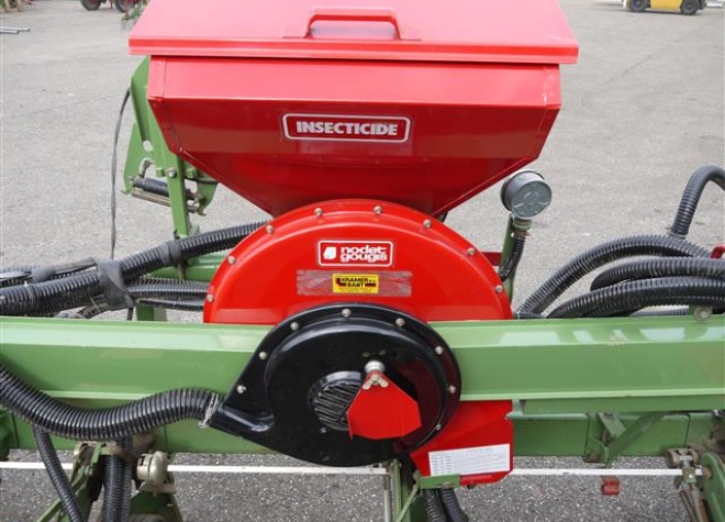 Nodet pneumatische zaaimachine met 6 rijen • Duijndam Machines