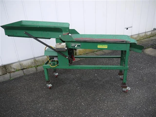 Perfect onion topper with 6 rollers - 380 volt • Duijndam Machines