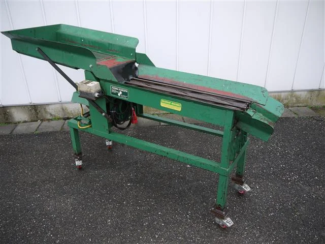 Perfect onion topper with 6 rollers - 380 volt • Duijndam Machines