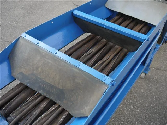 Perfect oniontopper with elevator • Duijndam Machines