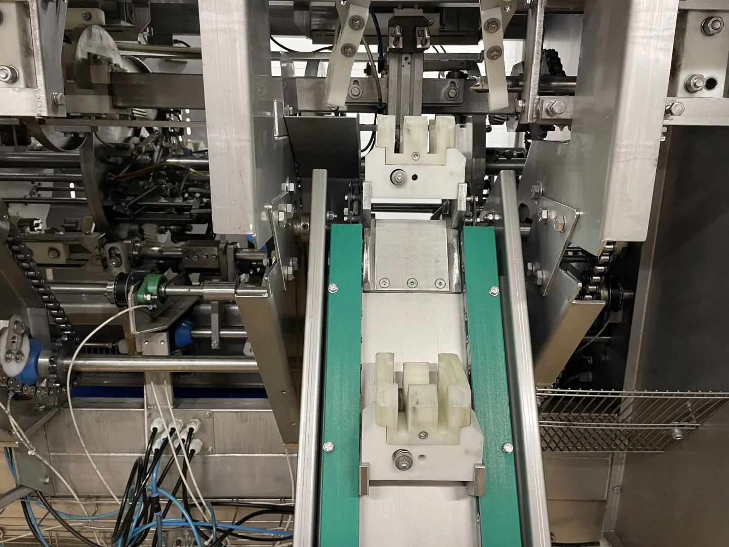 ABL OP30 peeling and slicing machine for oranges • Duijndam Machines