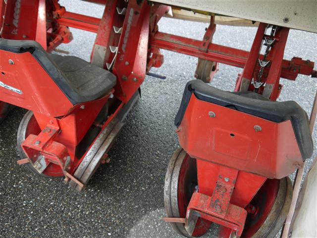 Accord Exactplanter planting machine 5 rows • Duijndam Machines