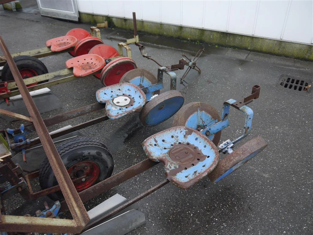 Accord slot maker planting machine • Duijndam Machines