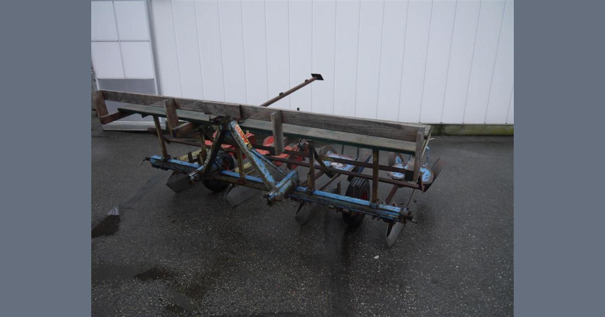 Accord slot maker planting machine • Duijndam Machines