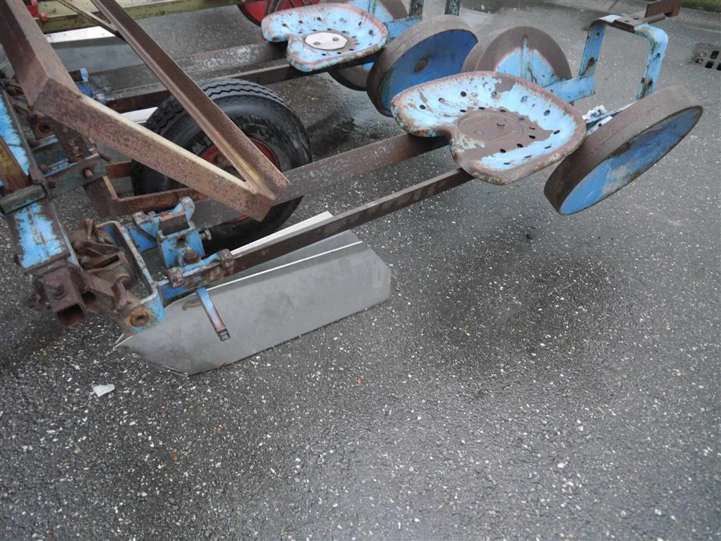 Accord slot maker planting machine • Duijndam Machines