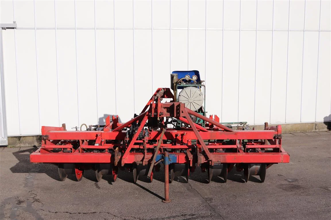 Vicon Accord miniar pneumatic sowing machine 6 rows with hill former ...