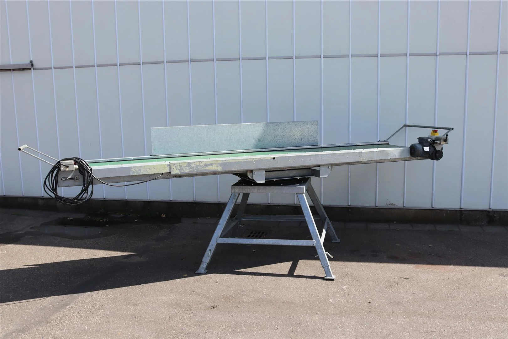 Allround box filling conveyor • Duijndam Machines