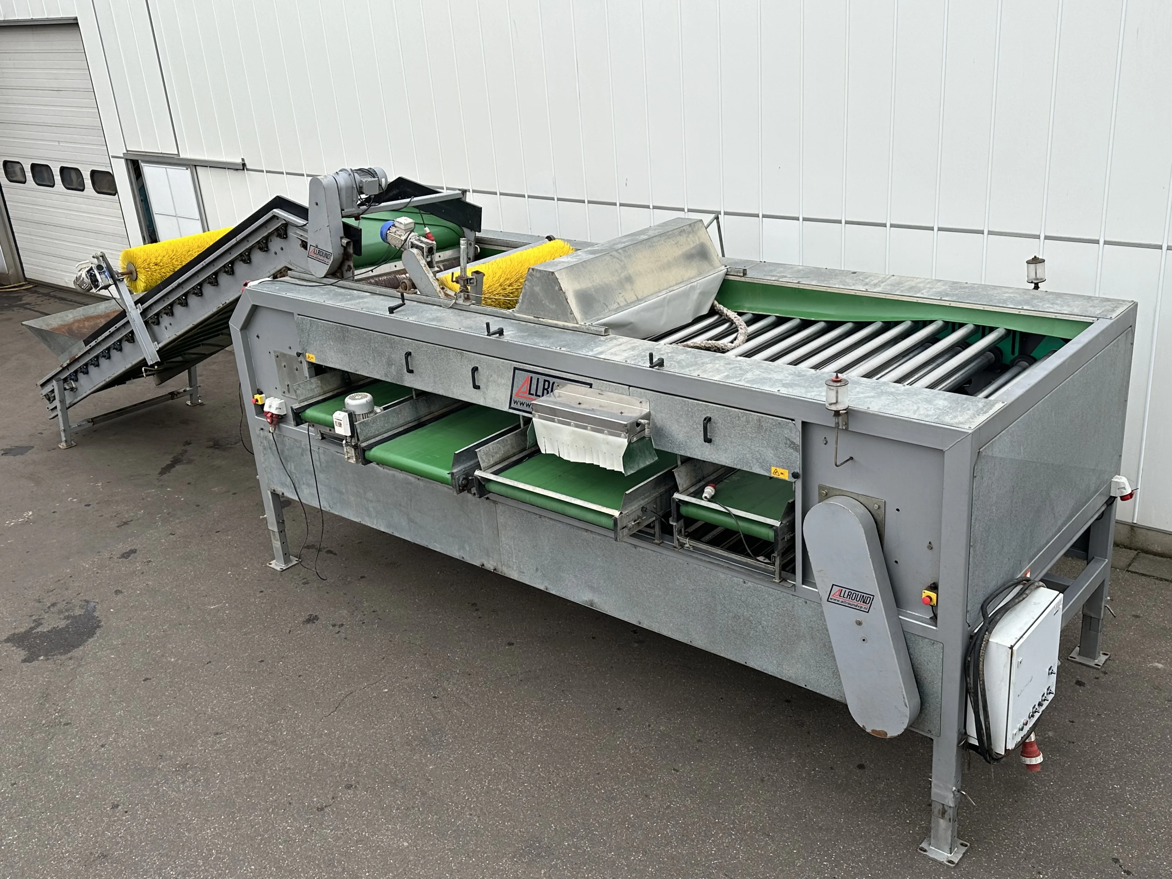 Allround radial roller grader with 4 sortings • Duijndam Machines