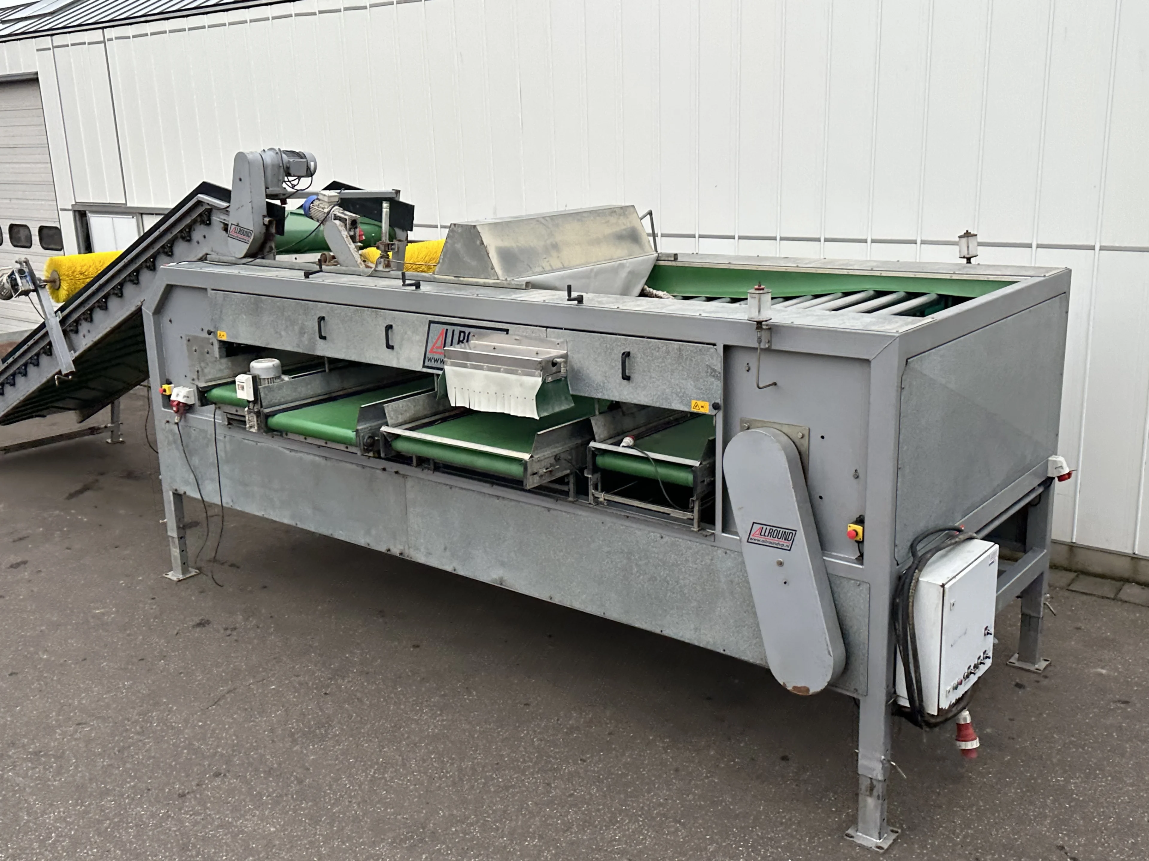 Allround radial roller grader with 4 sortings • Duijndam Machines