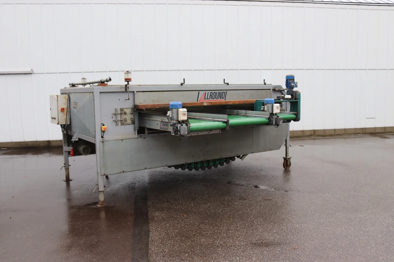 Allround radial rollergrader with 3 product conveyors • Duijndam Machines