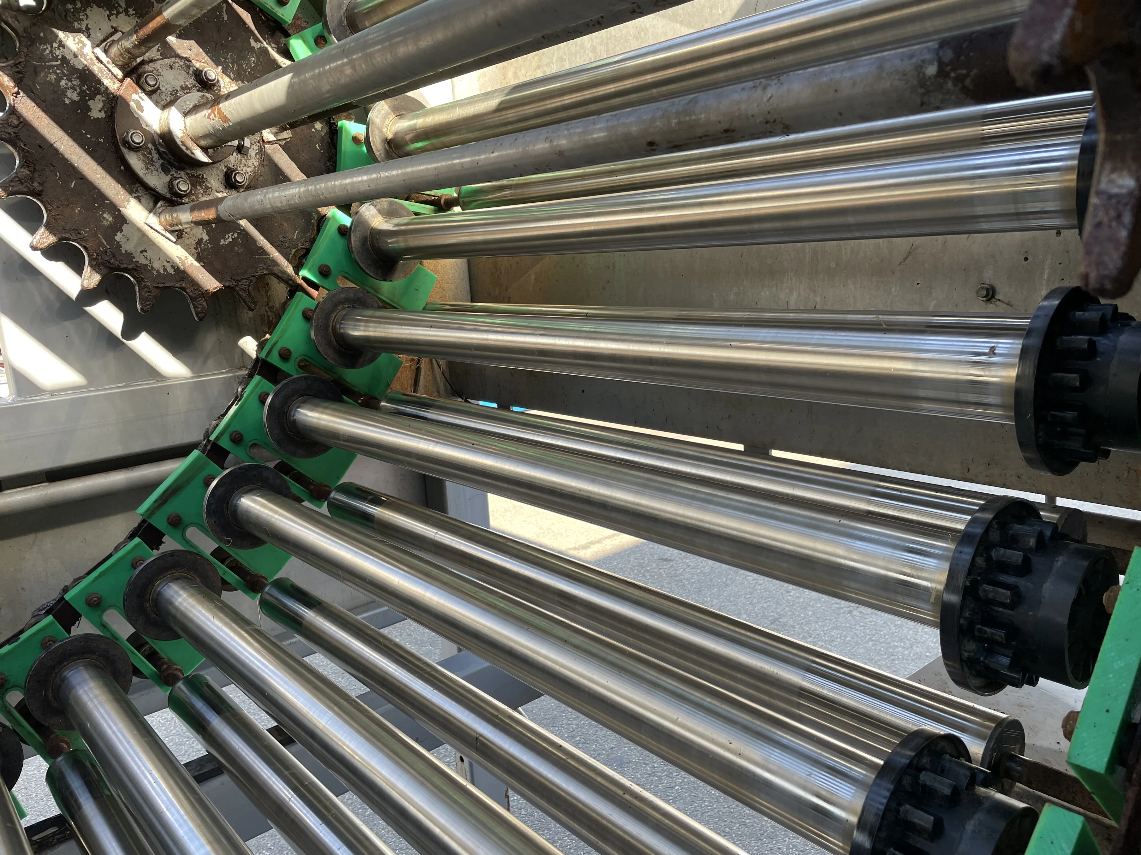 Allround radial rollergrader with 7 product conveyors • Duijndam Machines