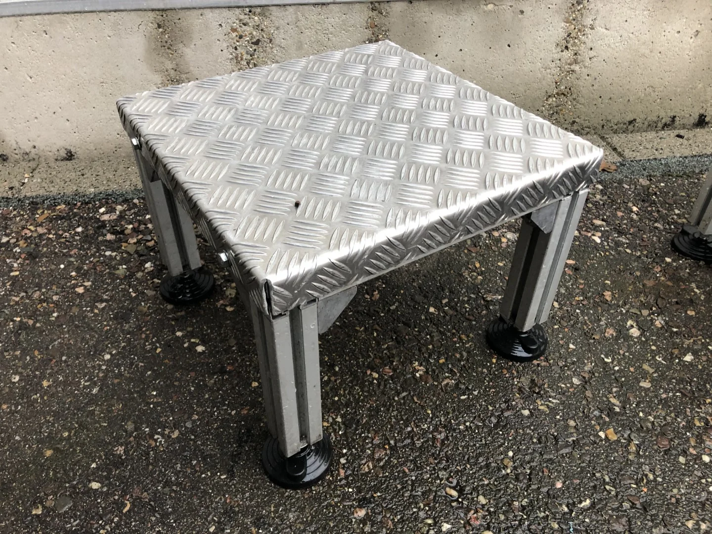Aluminium plateau / opstapje om op te staan of over ...
