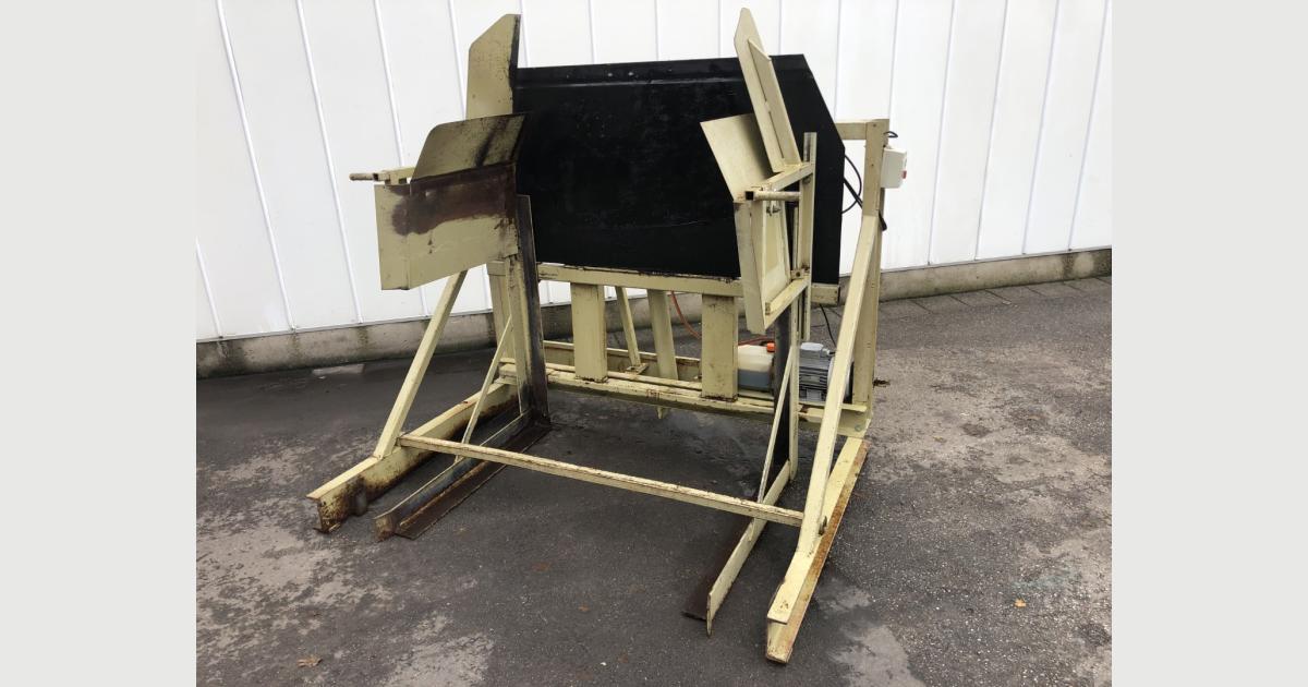 Antha box tipper max 150 cm wide boxes • Duijndam Machines