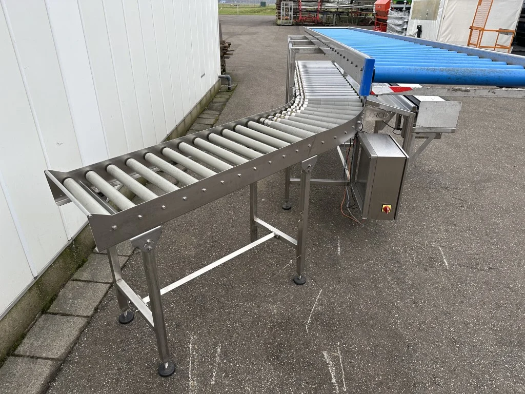 Arco packing conveyor with infeed and outfeed roller conveyors for ...