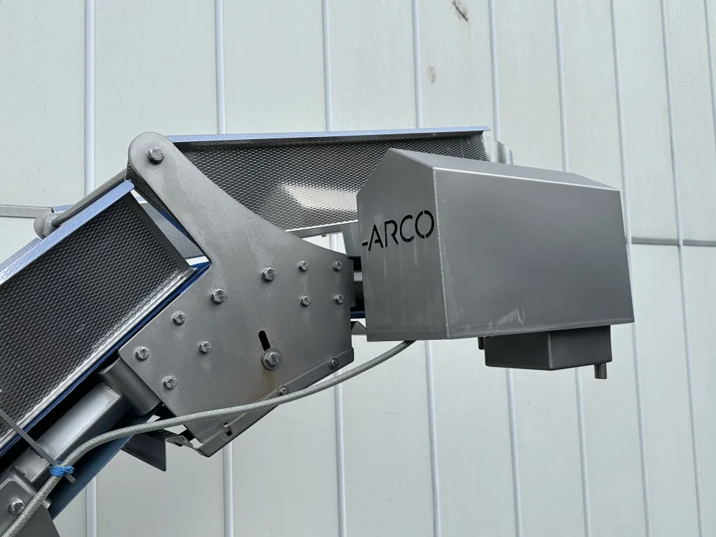 Arco elevator incline conveyor stainless steel frame • Duijndam Machines