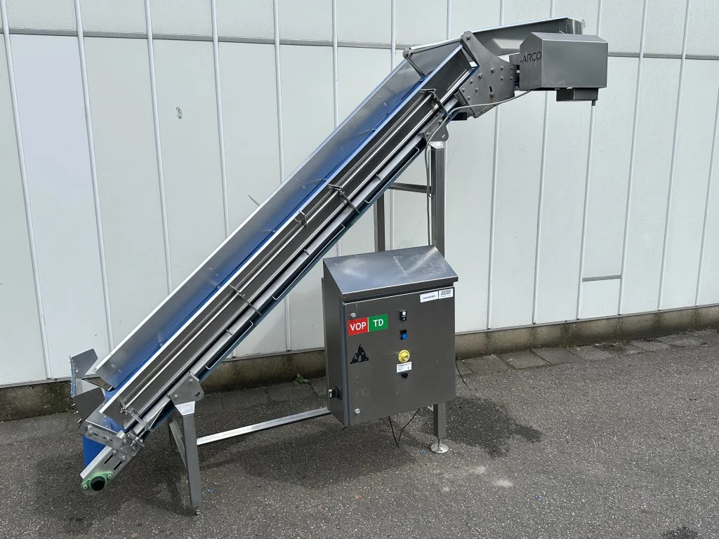 Arco elevator incline conveyor stainless steel frame • Duijndam Machines