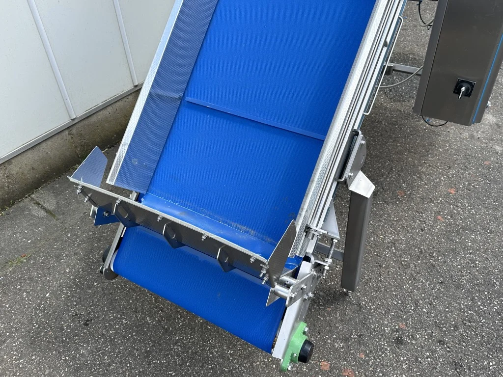 Arco elevator incline conveyor stainless steel frame • Duijndam Machines