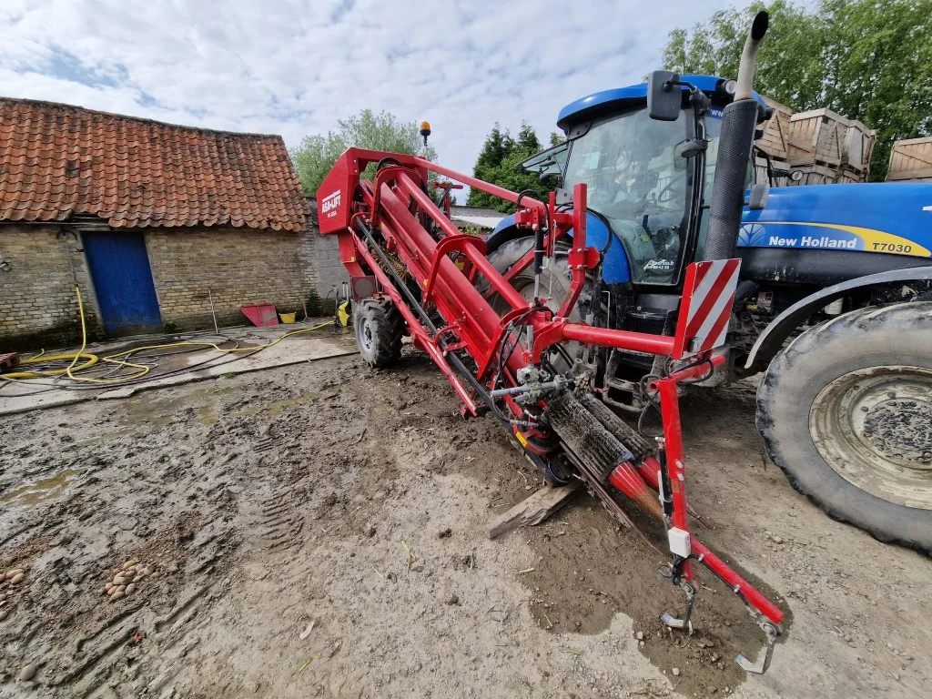 Asa-Lift PO-335A automatic leek harvester top beltlifter • Duijndam ...