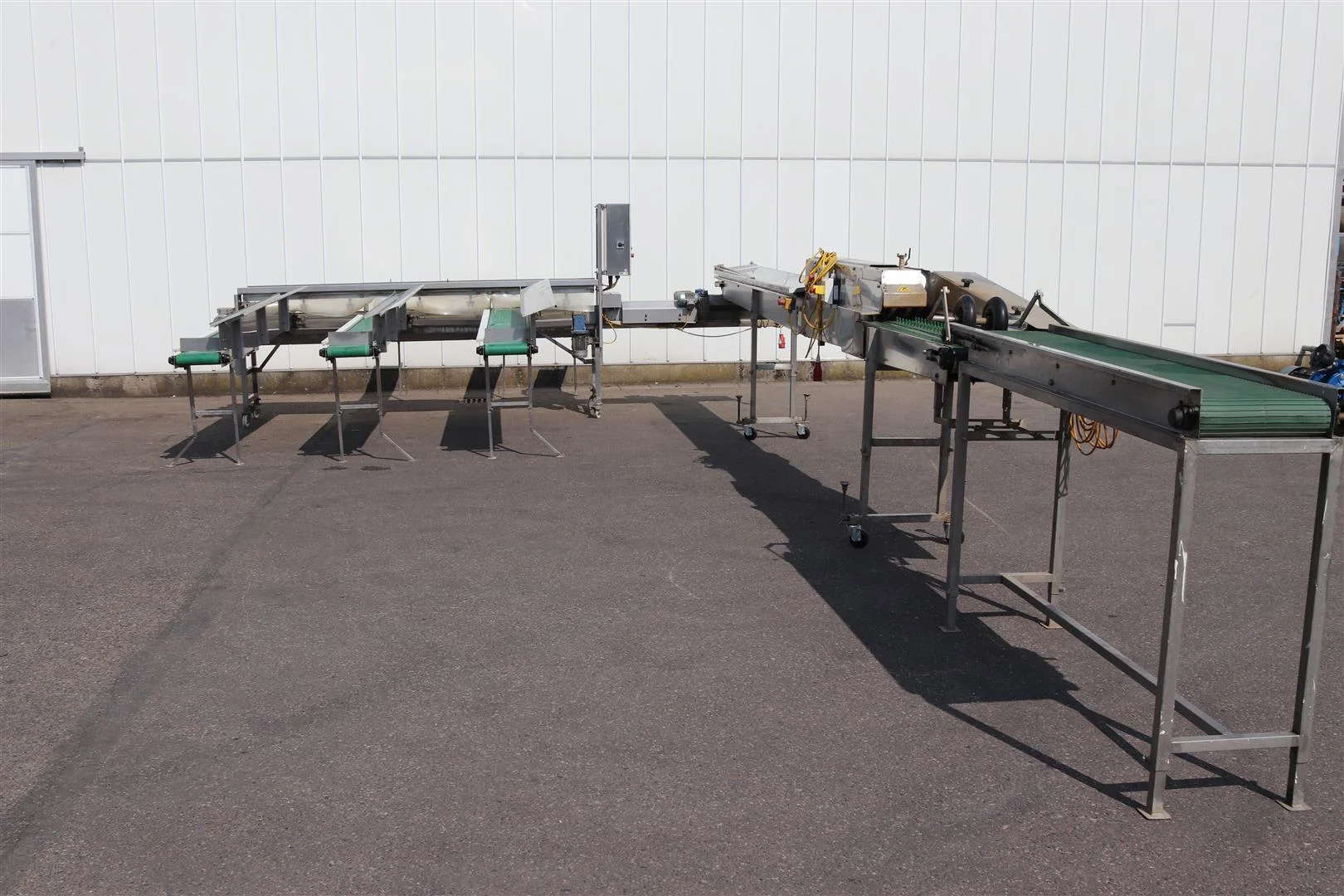 Christiaens semi-automatic grading machine and washer for asparagus ...