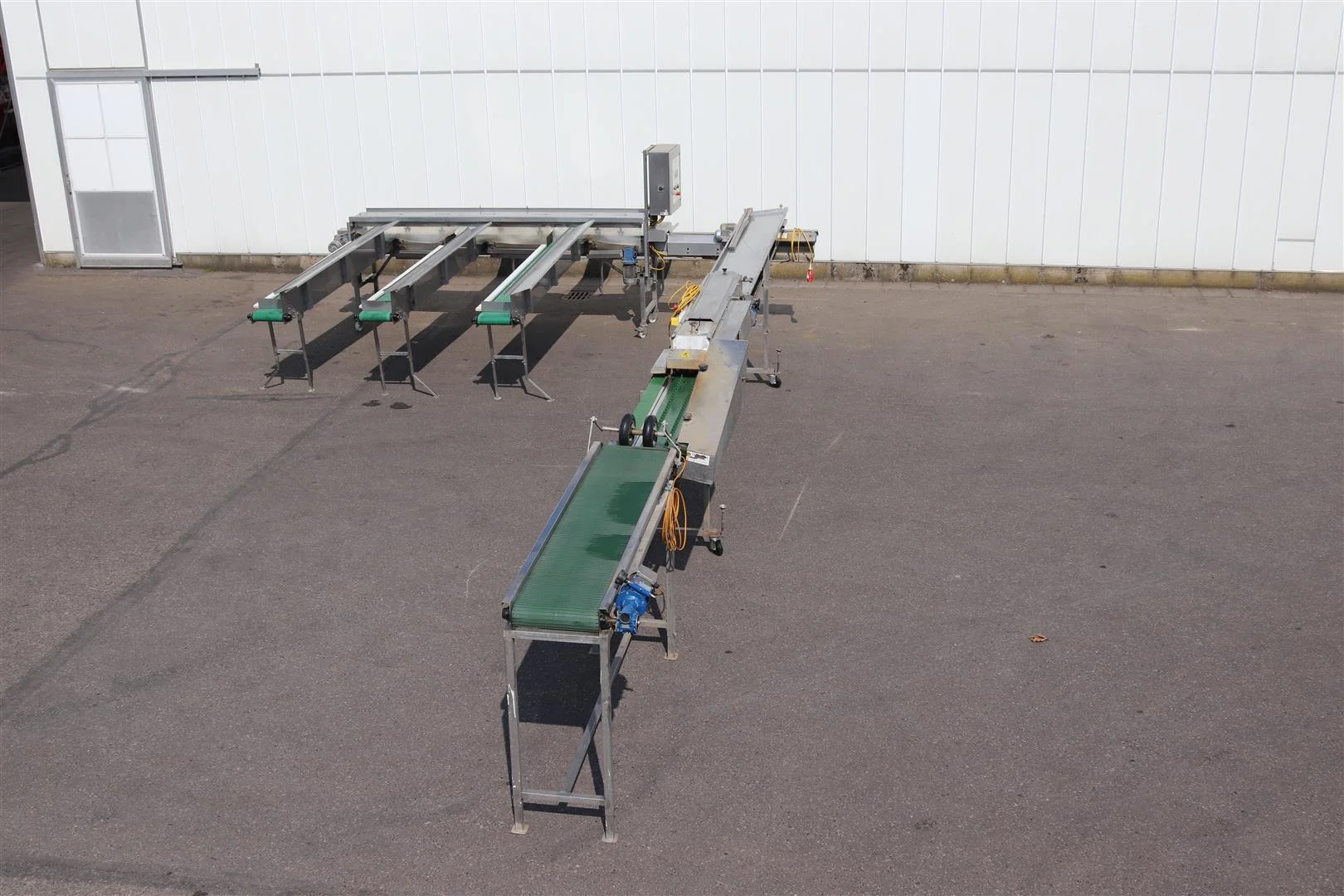 Christiaens semi-automatic grading machine and washer for asparagus ...