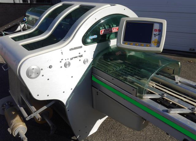 Fabbri Group Automac 55 stretch packaging machine. • Duijndam Machines
