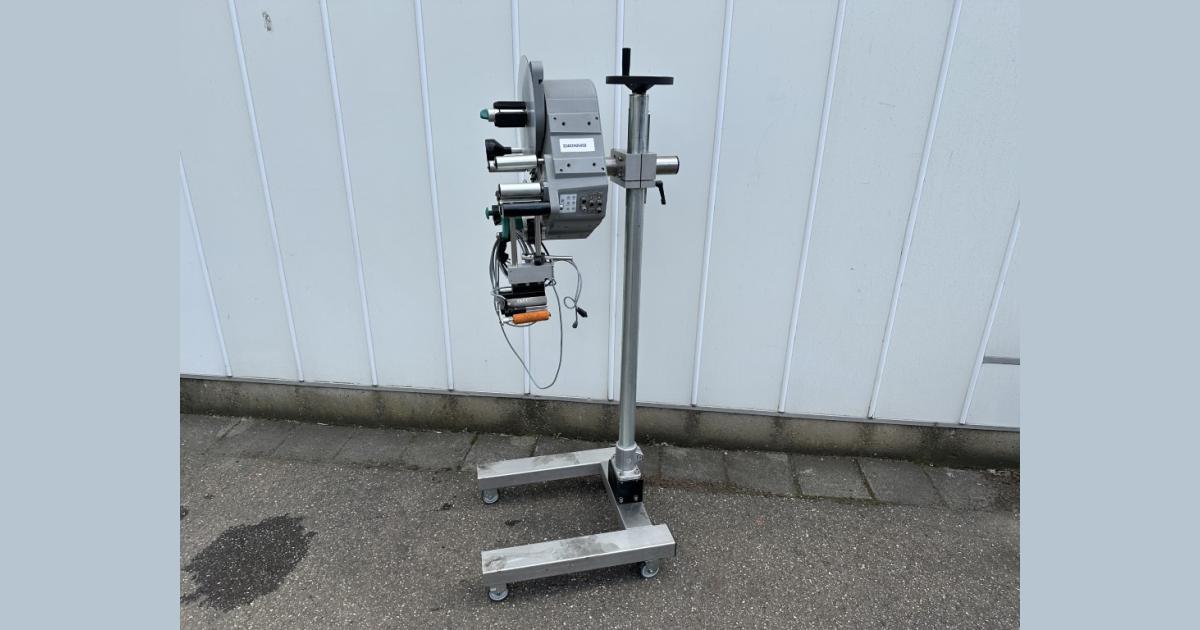Avery Dennison ALS 204 labelling machine • Duijndam Machines