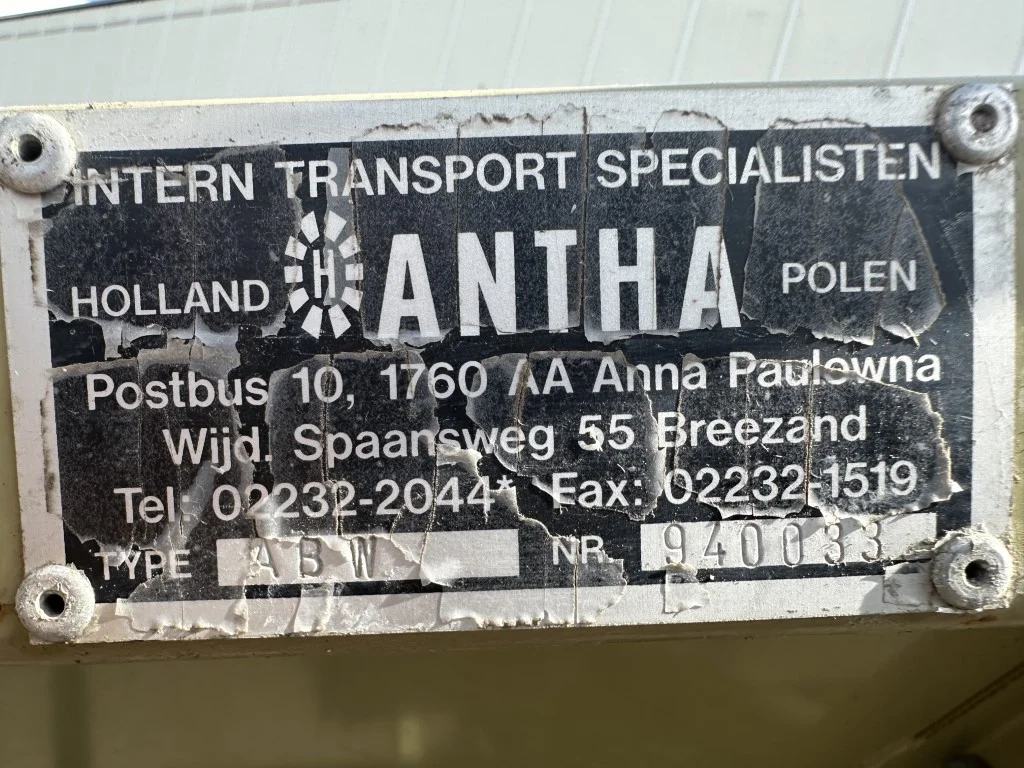 AVH - Antha Van Hienen dosing hopper 300 x 100 cm • Duijndam Machines